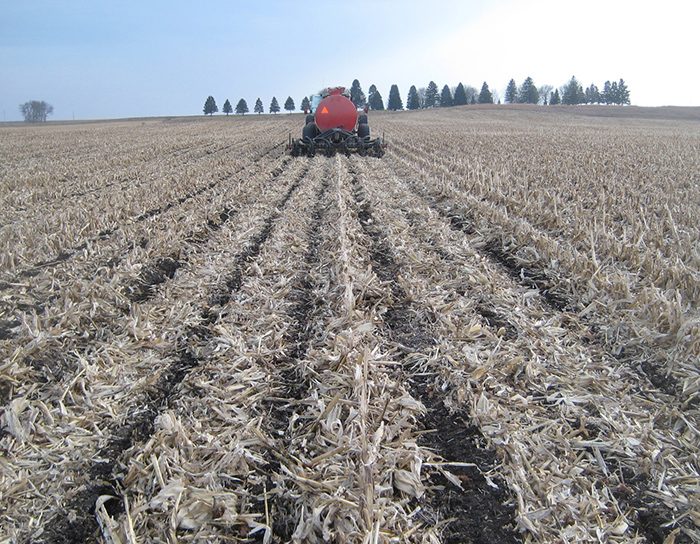 7 Tactics for Better Management of Fall Fertilization in Strip-Till